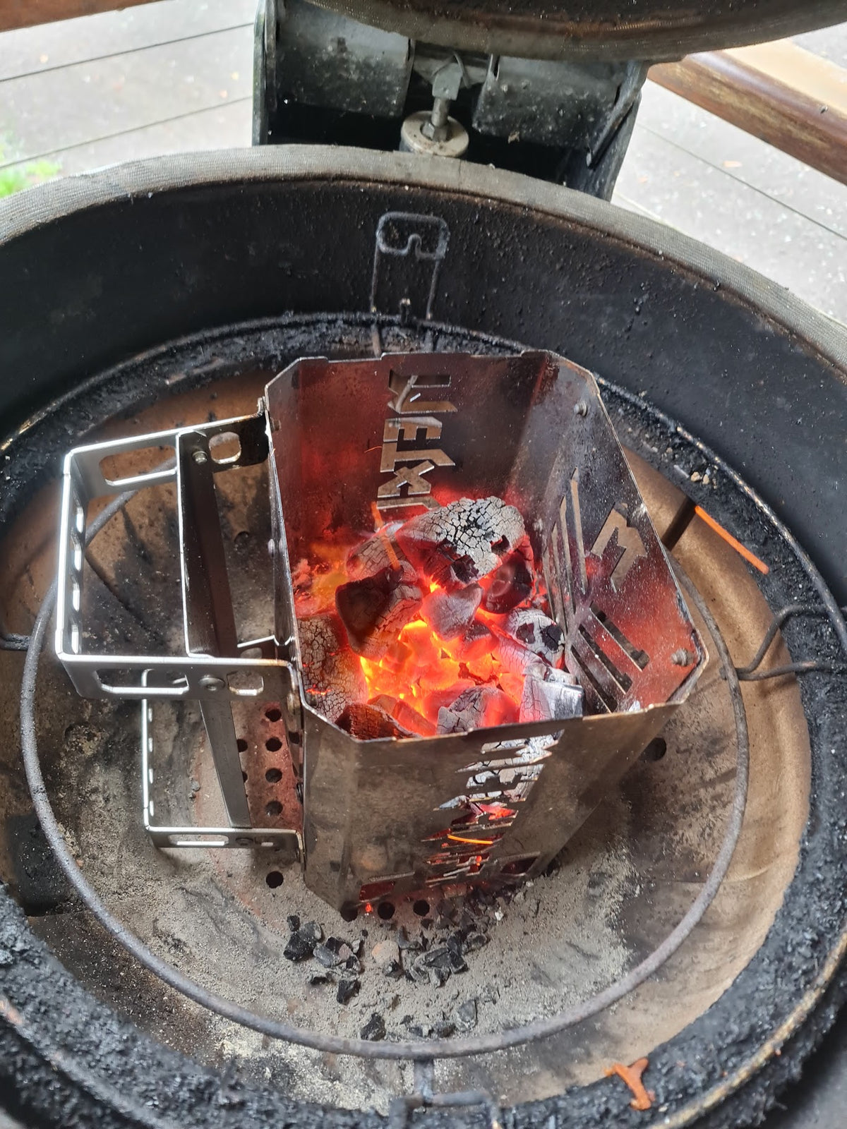 Metal MFG. Stainless Chimney "The Tomahawk Boss" - Metal MFG ...